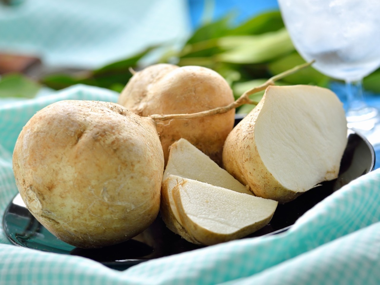 Kerap Dipakai Dalam Produk Pencerah Kulit, Ini 5 Manfaat Lain Bengkuang ...