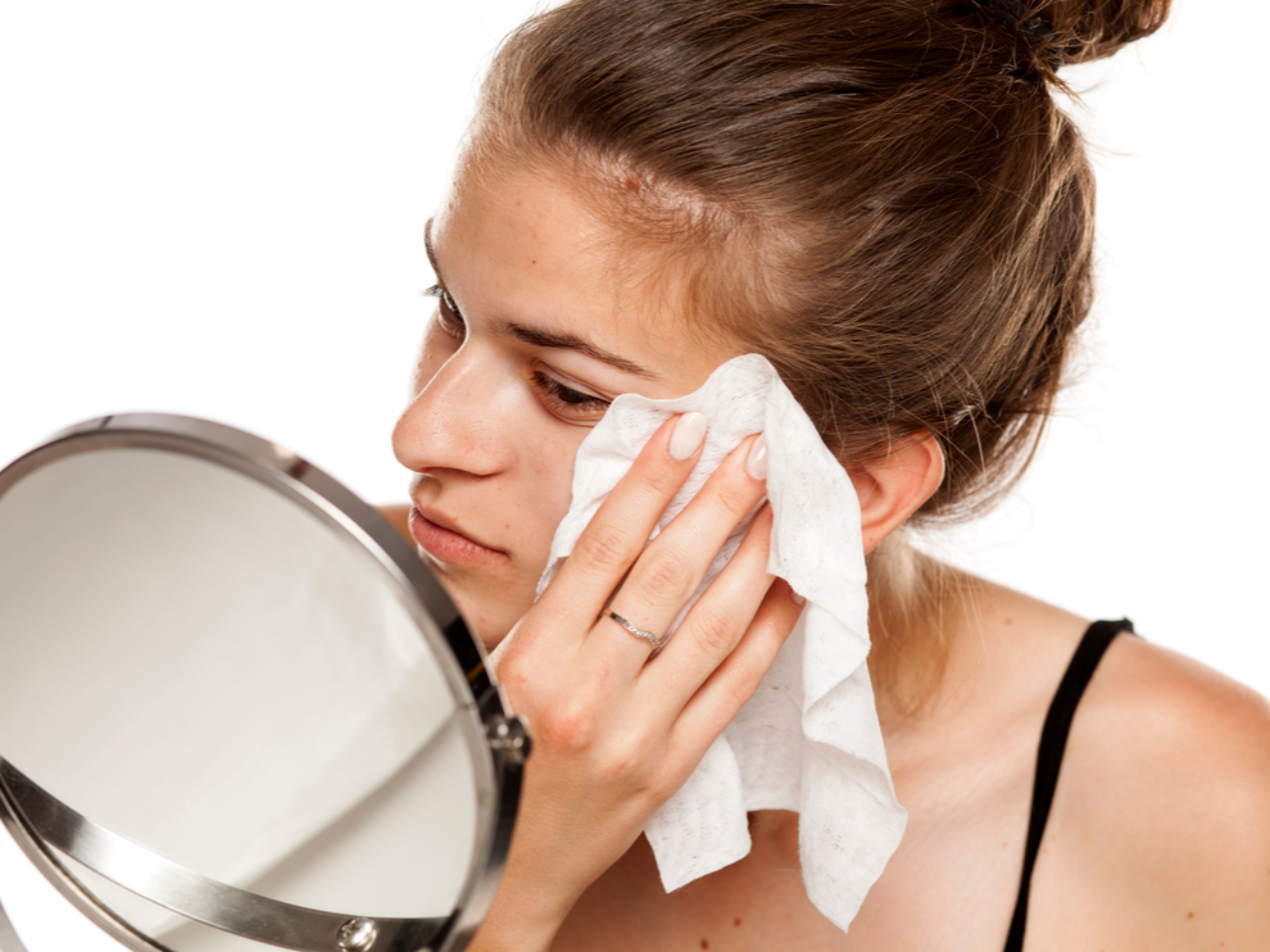 5 Rekomendasi Cleansing Wipes di Bawah Rp100.000 - Beauty Journal