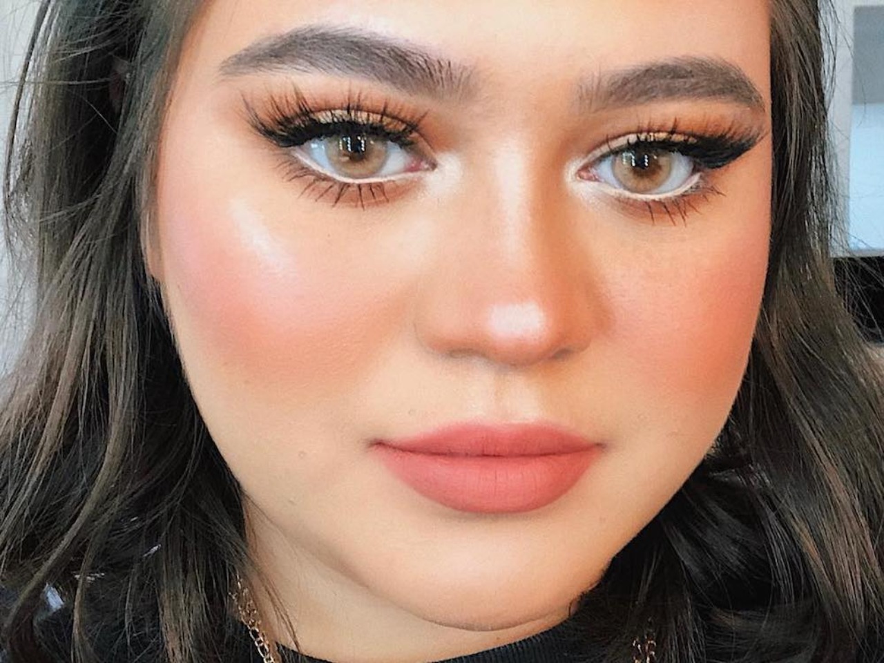 Pilihan Eyeliner Putih untuk Tampilan Mata Tampak Lebih Besar - Beauty ...