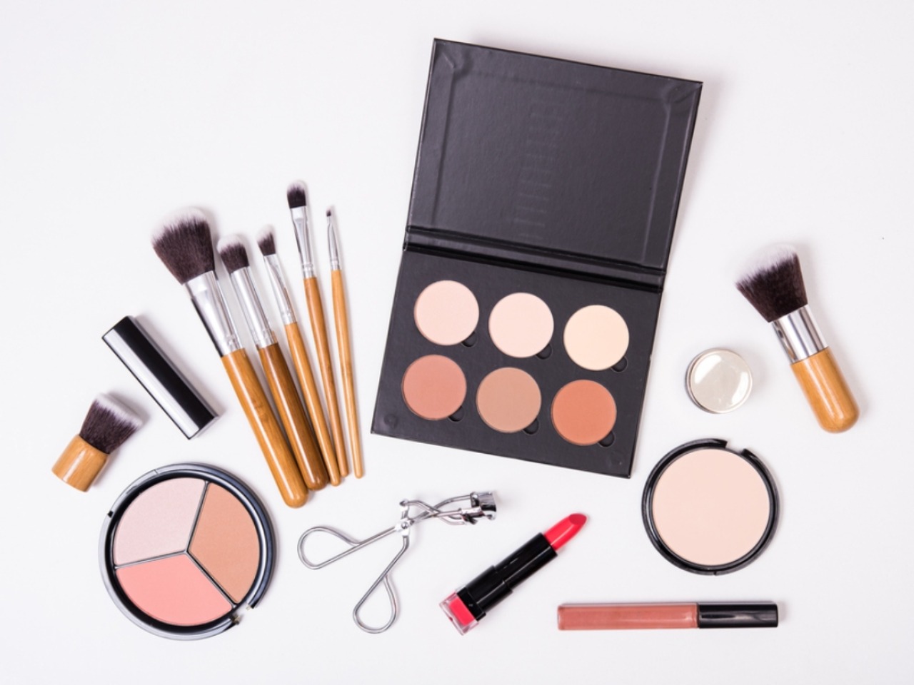 Mulai dari Drugstore hingga High-End, Berikut Produk Makeup yang Rilis ...