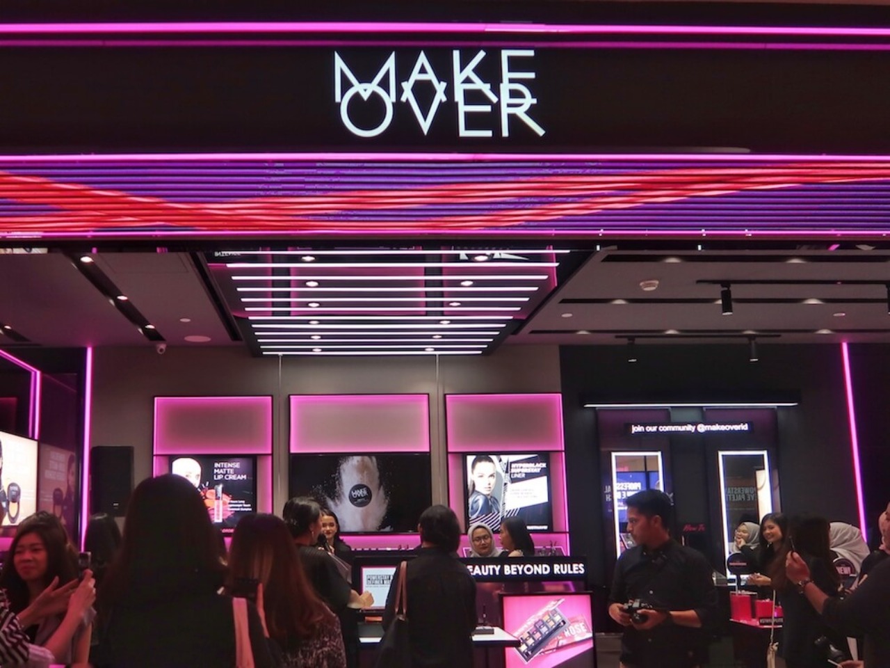 Buka Gerai Flagship di Plaza Indonesia, Make Over Sekaligus ...