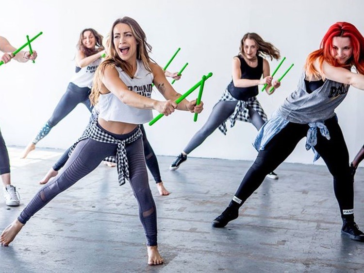 5 Manfaat Pound Fit, Olahraga Kekinian yang Seru untuk Dicoba - Beauty ...