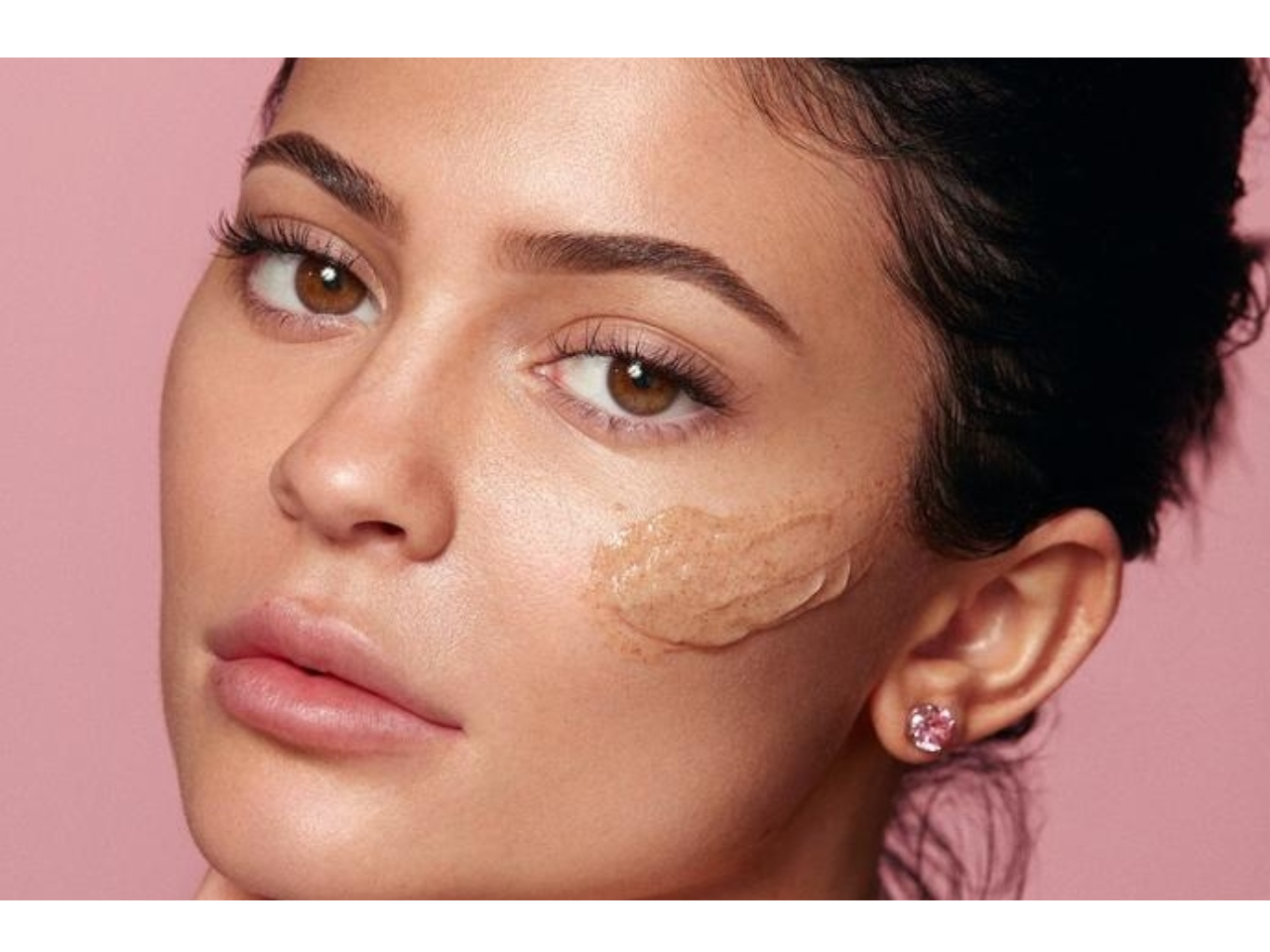 Face Scrub Walnut Kylie Jenner Dianggap Berbahaya, Ini Kata Ahli ...